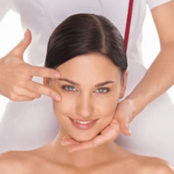 Sprâncene perfecte. Ce formă sprâncene mi se potriveşte?